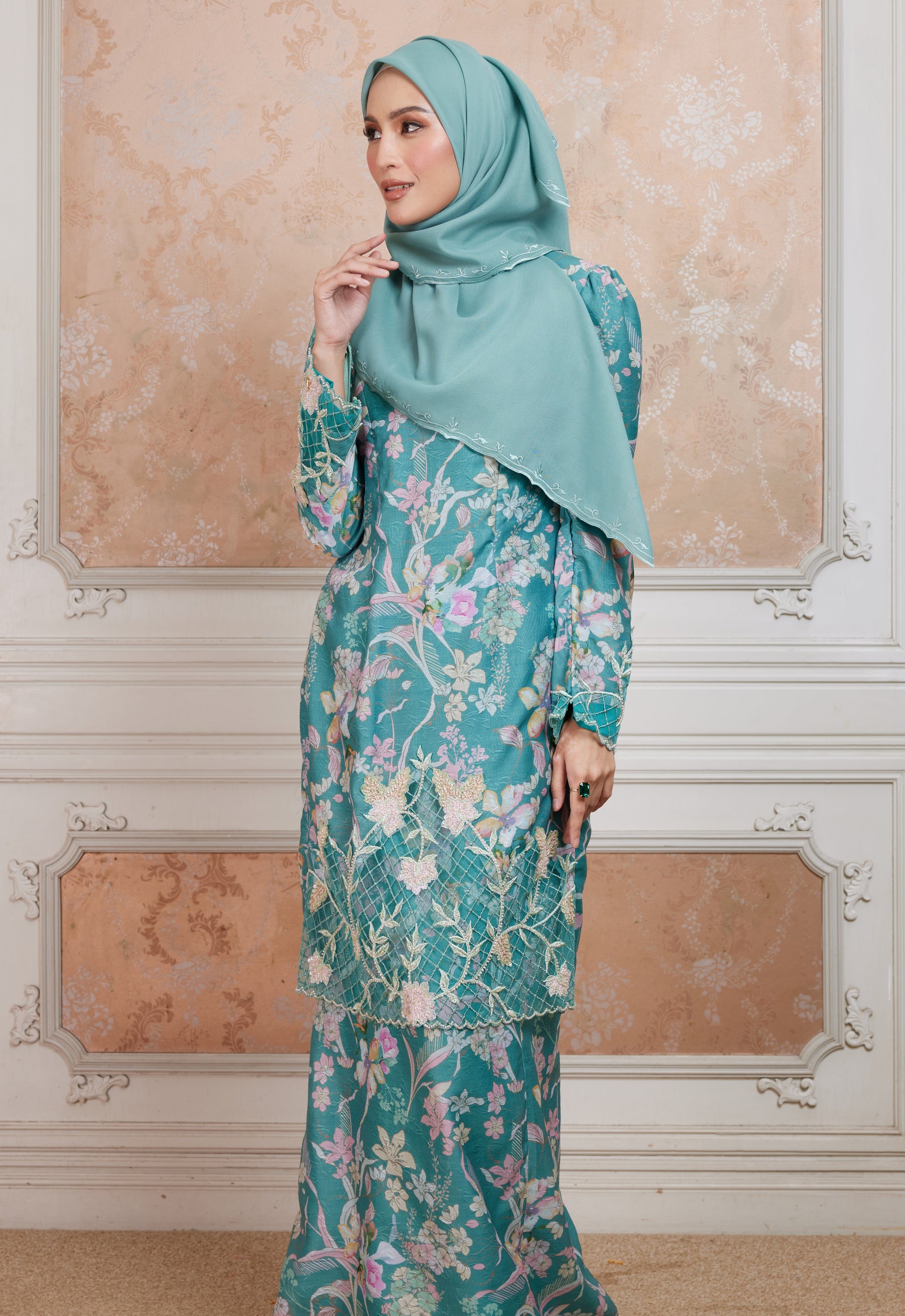 Women's Kurung